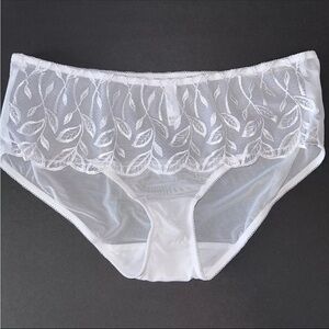 Bali | Intimates & Sleepwear | Vtg Bali White Lace Desire Panty Plus ...